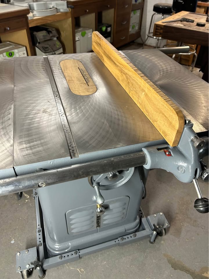 Restored Table Saw Delta Unisaw 1940 | Old Woodworking Machines