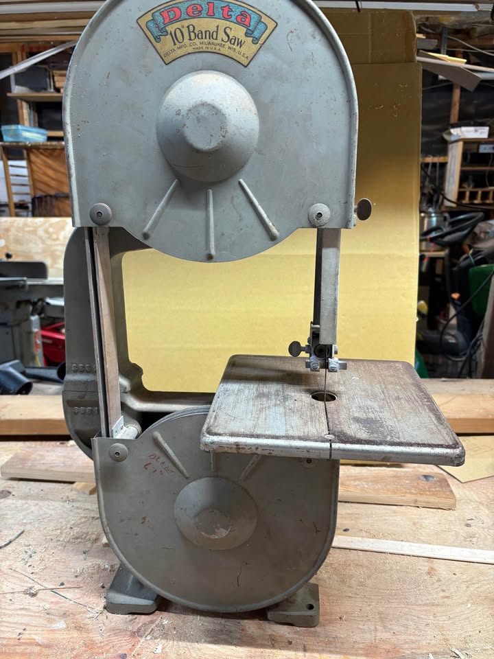 Vintage Delta 10” Band Saw | Old Woodworking Machines