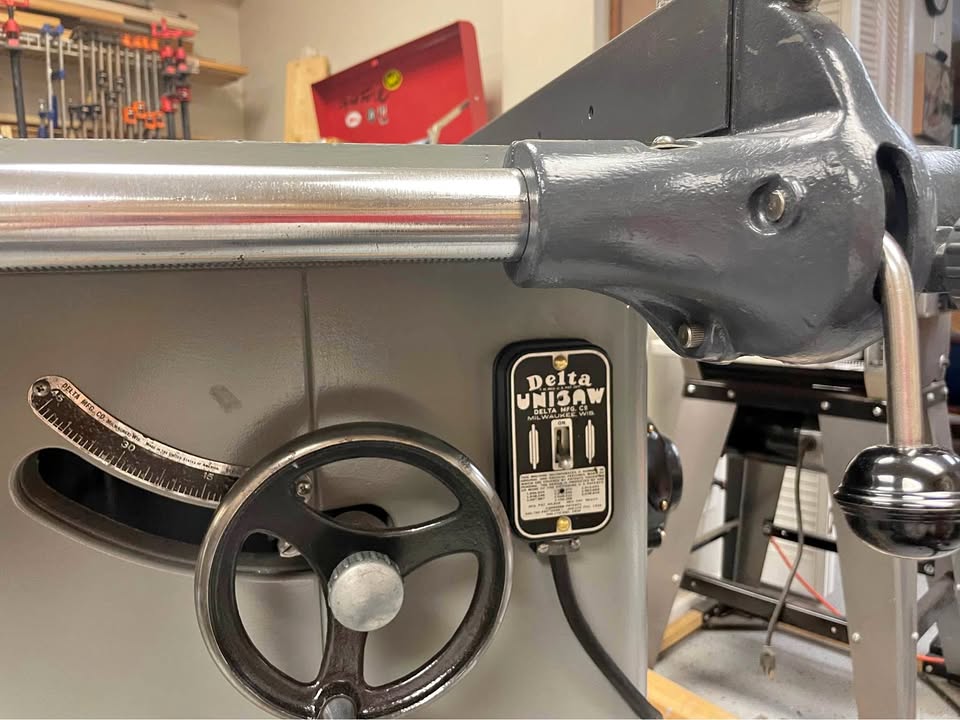 Delta Unisaw 1939 restored table saw | Old Woodworking Machines
